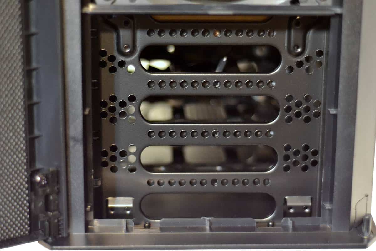 Corsair Carbide Series 330R Titanium Edition Case Review | Page 4 of 6 ...