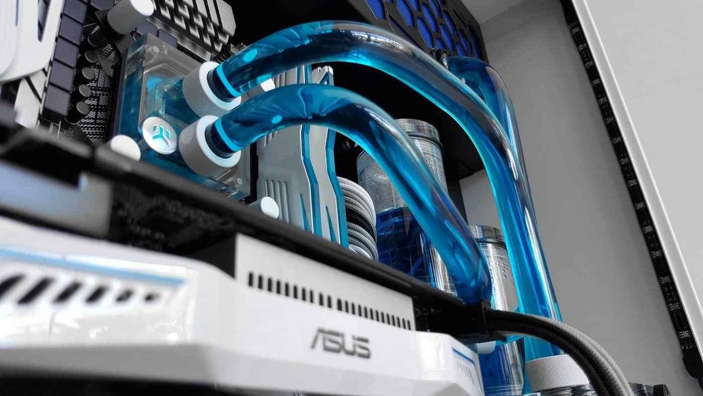 Case Mod Friday: In Win 303 White | ThinkComputers.org